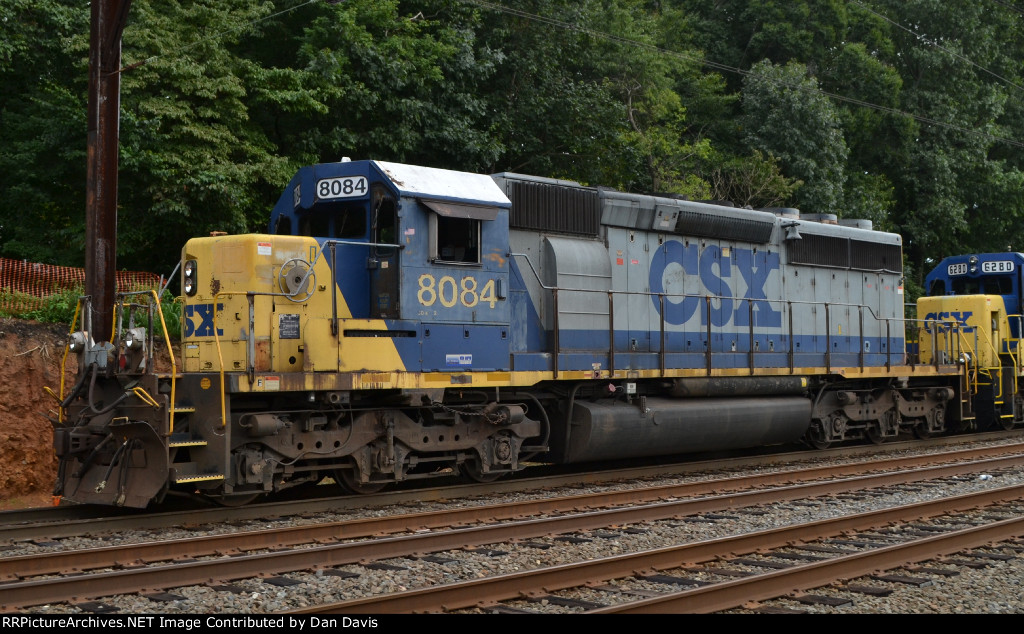 CSX SD40-2 8084 on O033-14